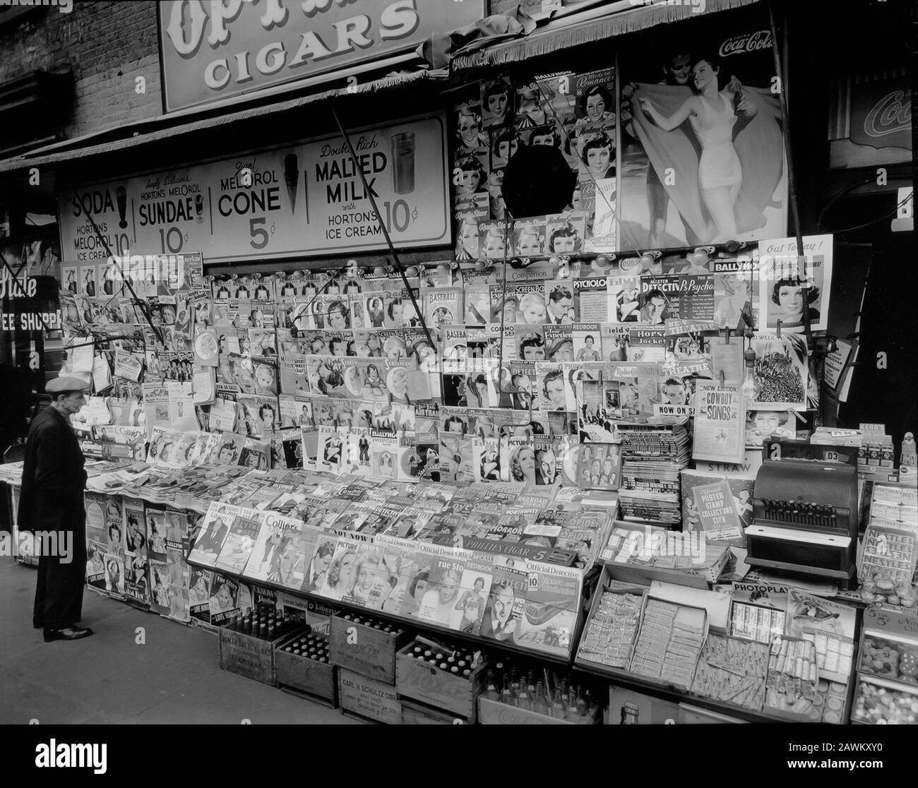Newspaper archive boxes hi-res stock photography and images - Alamy