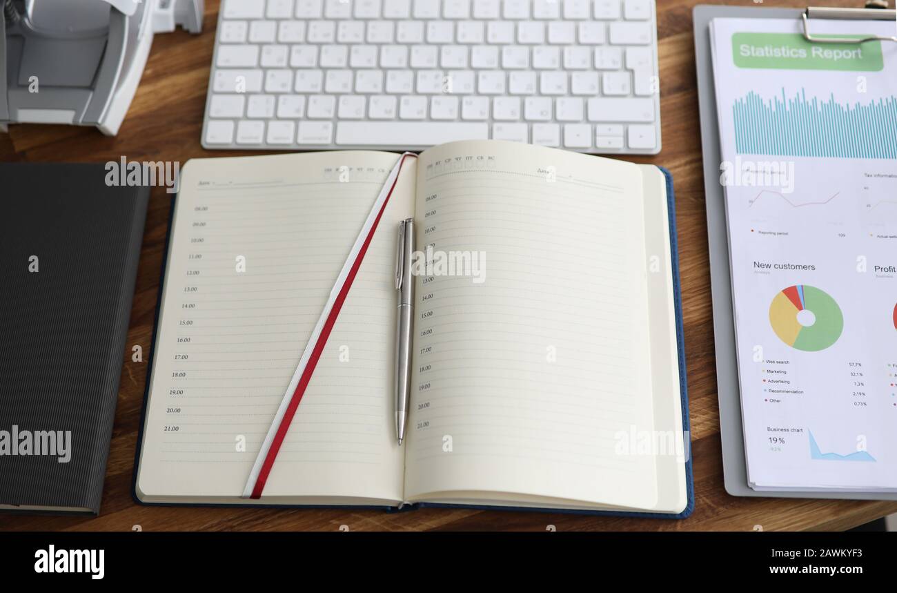 Daily worker paper hi-res stock photography and images - Alamy