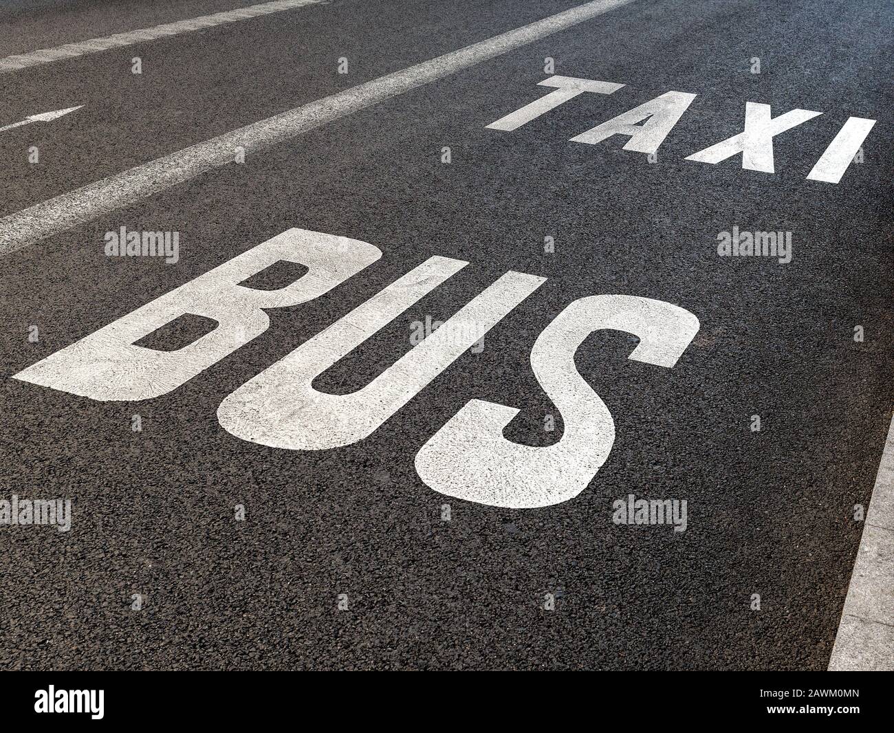 Bus lane only road sign hi-res stock photography and images - Alamy