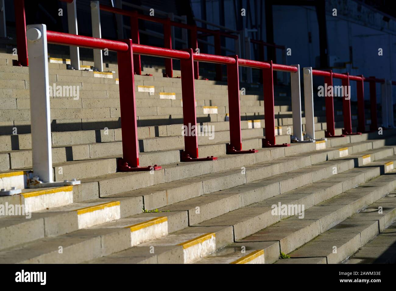 General view of the standing terraces at Griffin Park Stock Photo - Alamy