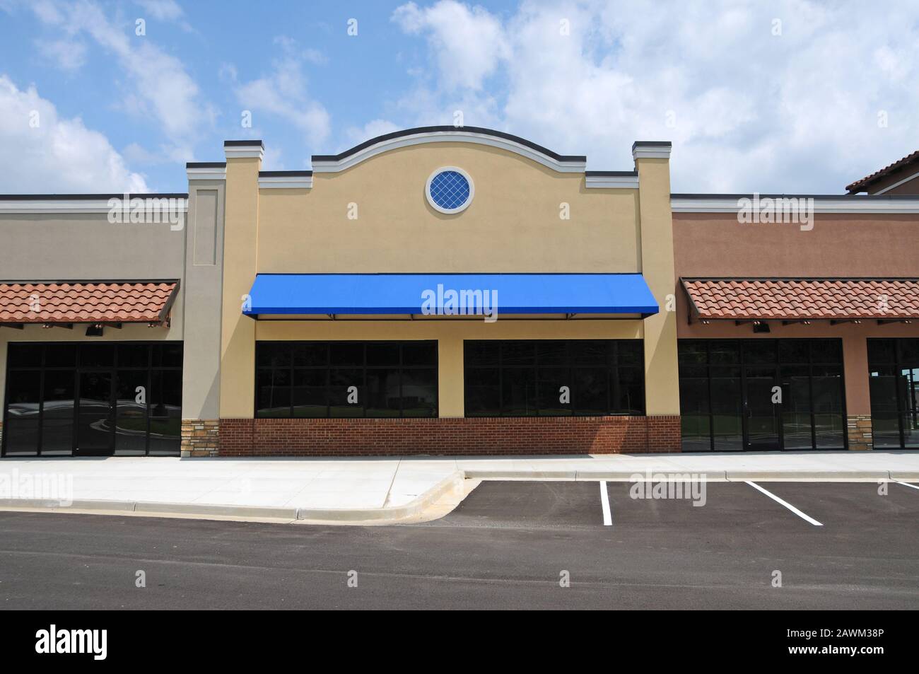 Store Front in a New Shopping Center Stock Photo - Alamy