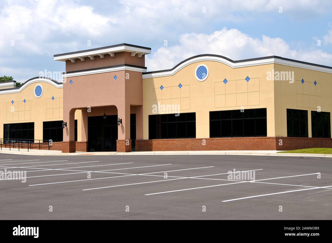 Store Front in a New Shopping Center Stock Photo - Alamy
