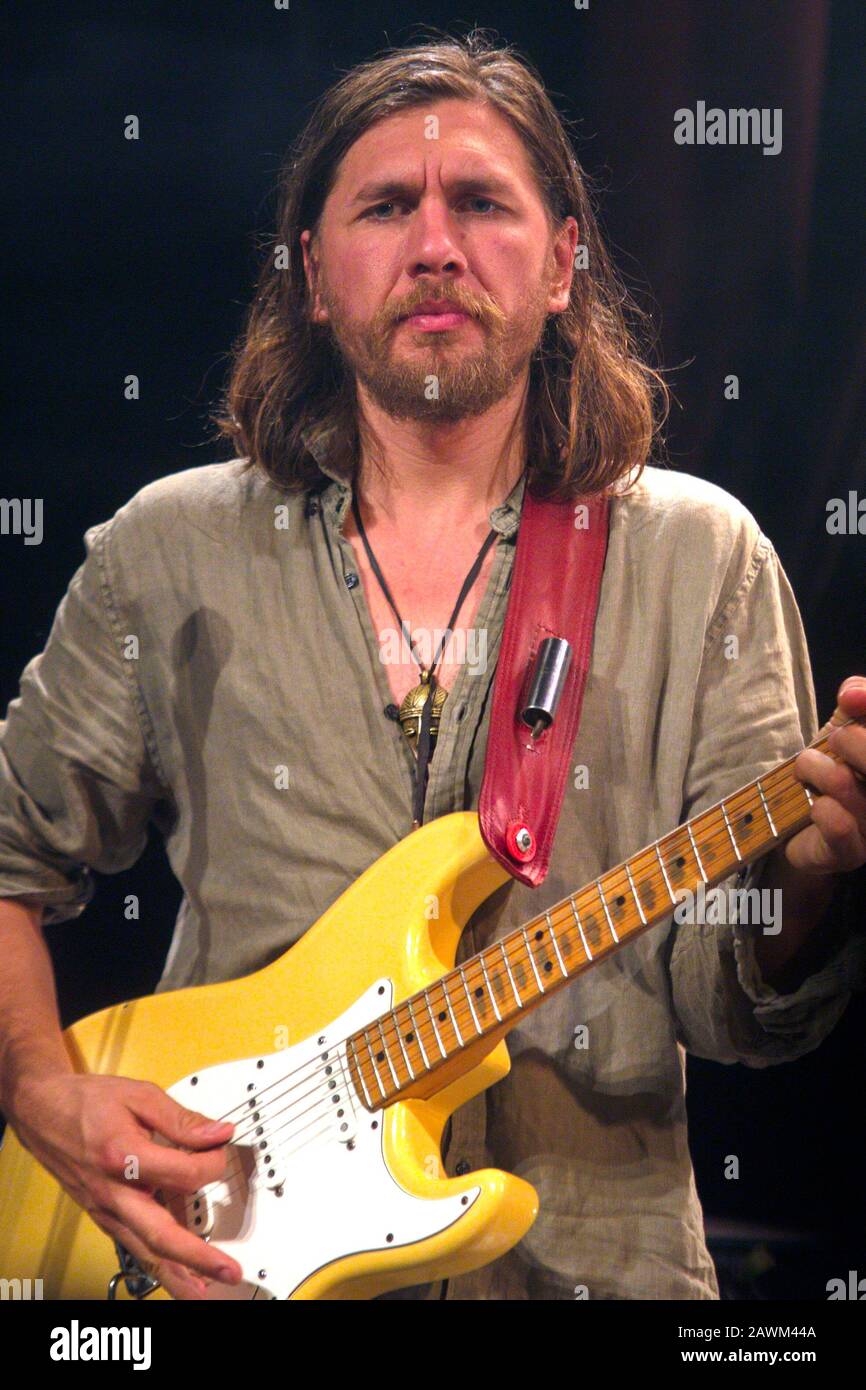 The teskey brothers live hi-res stock photography and images - Alamy