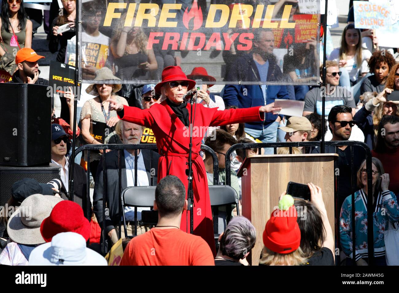 Jane Fonda at the Fire Drill Fridays rally versus the climate emergency ...