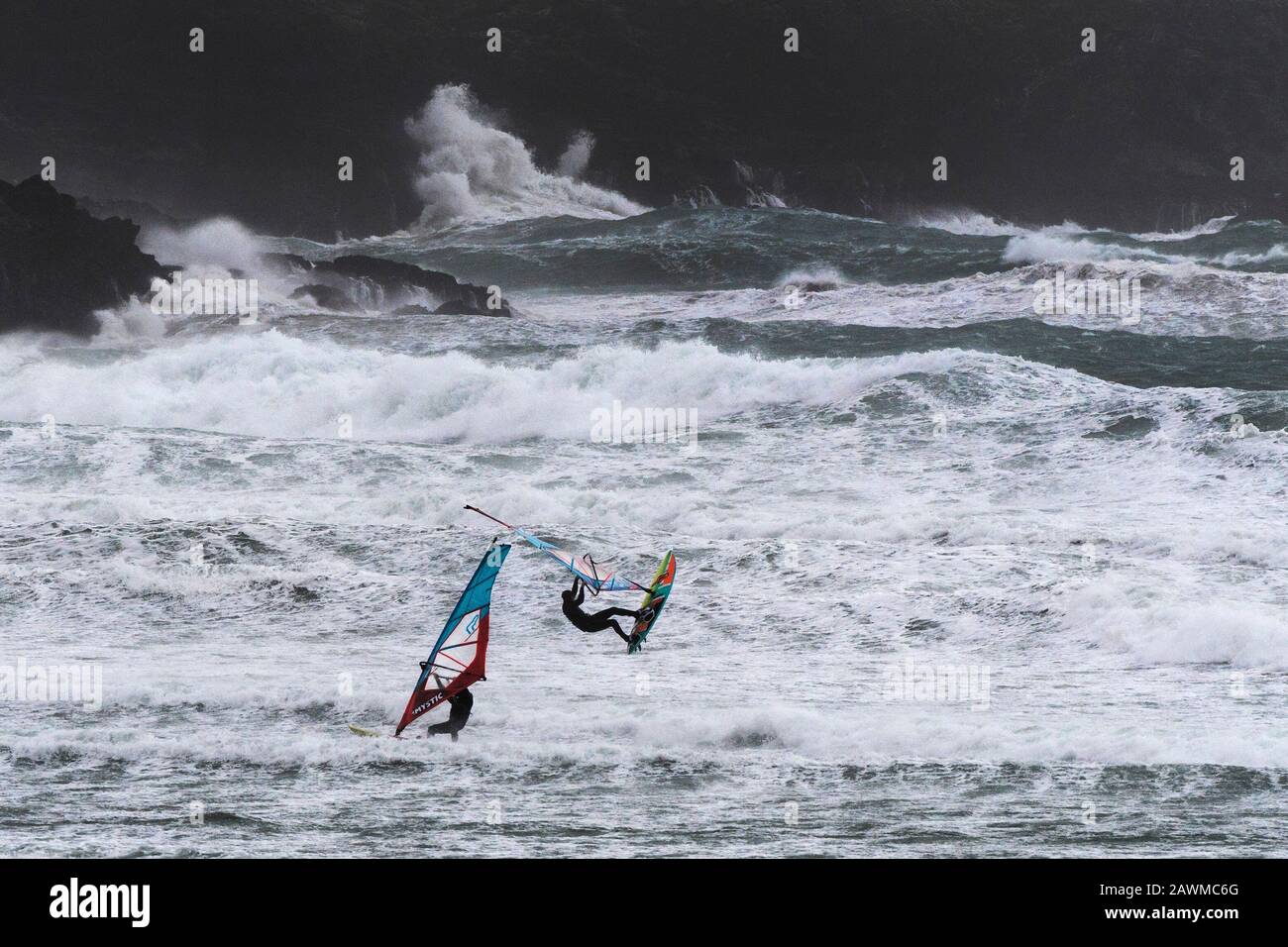 Newquay, Cornwall, UK. 9th Feb, 2019. UK weather. Windsurfers surfing ...