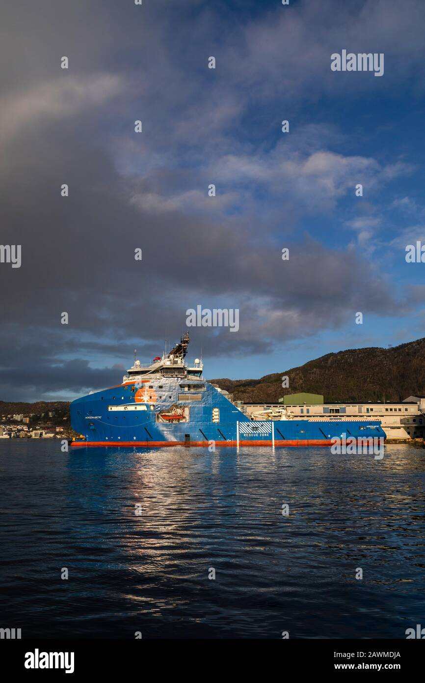 AHTS anchor handling multi-purpose offshore support vessel Horizon ...
