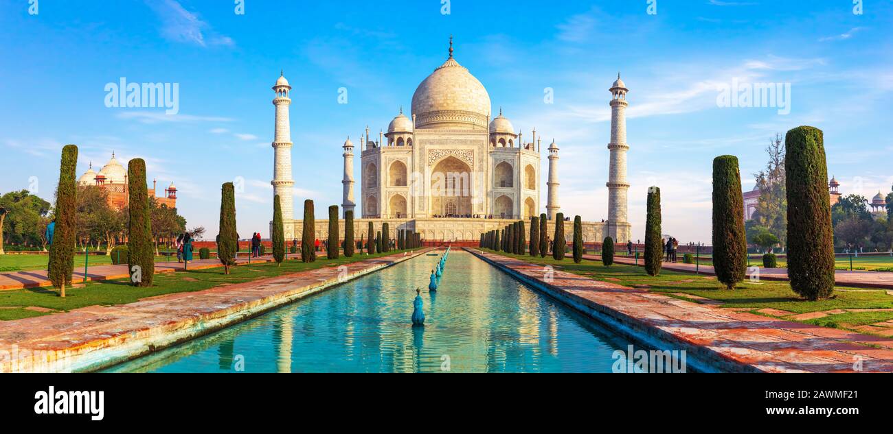 Famous Taj Mahal panorama, front view, Agra, India Stock Photo - Alamy
