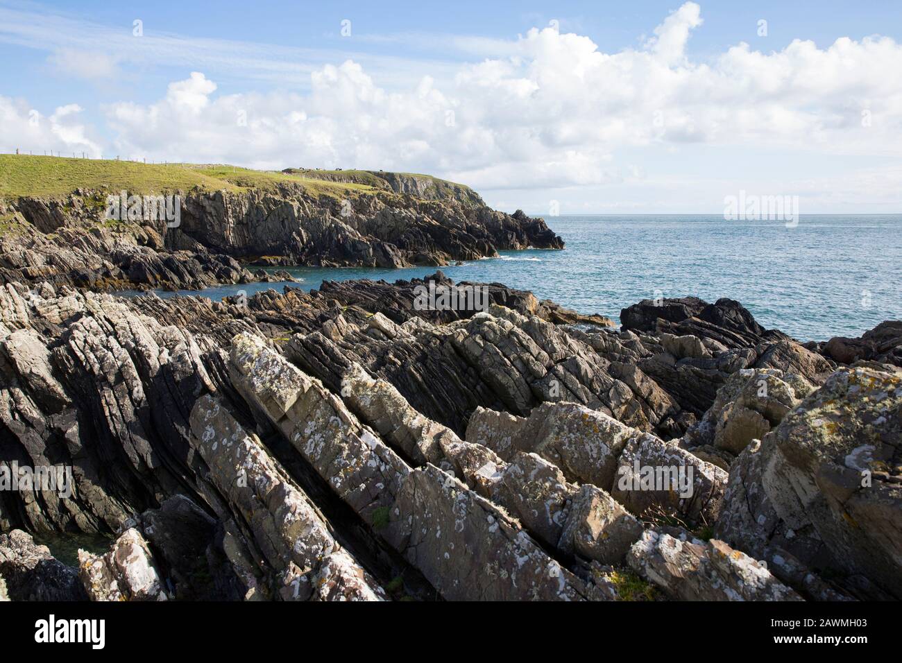 Scottish rocky coastline hi-res stock photography and images - Alamy