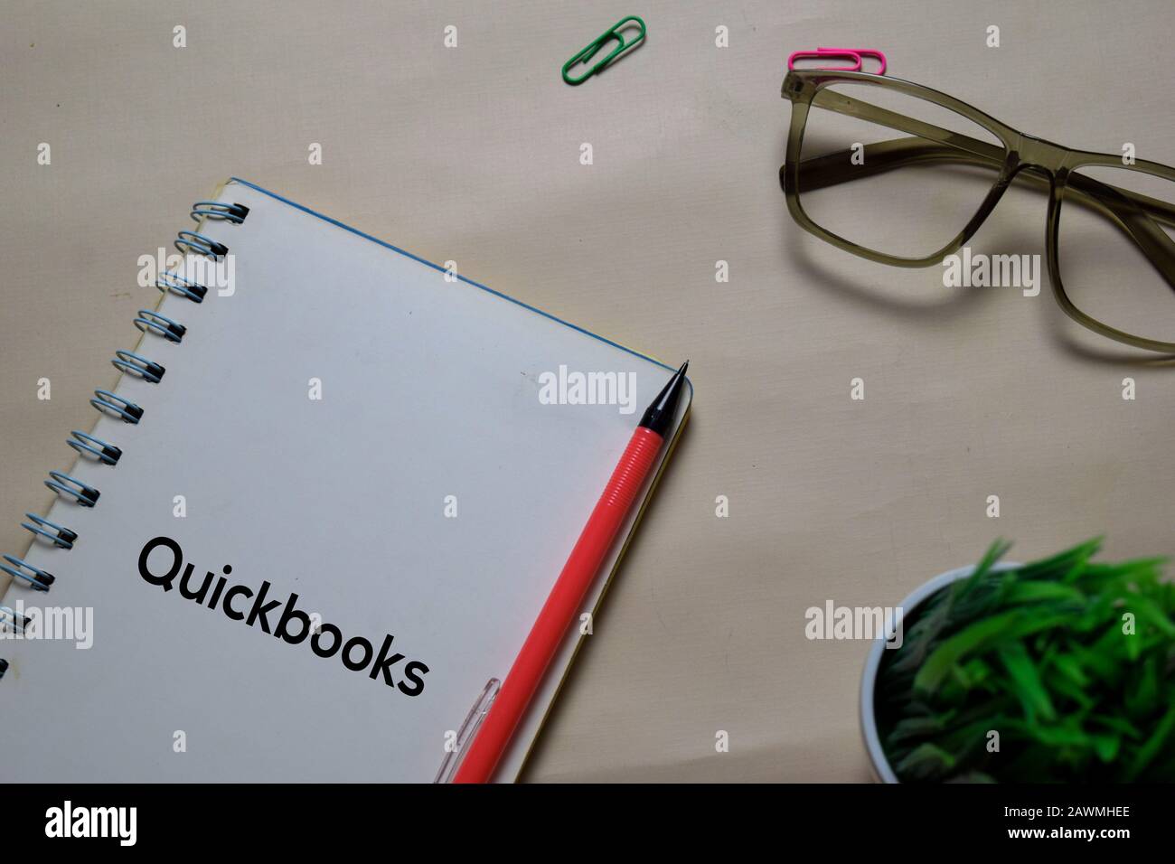 Quickbooks hi-res stock photography and images - Alamy