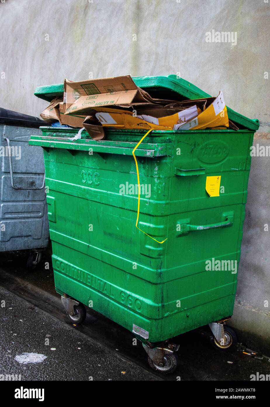 Commercial waste container hi-res stock photography and images - Alamy