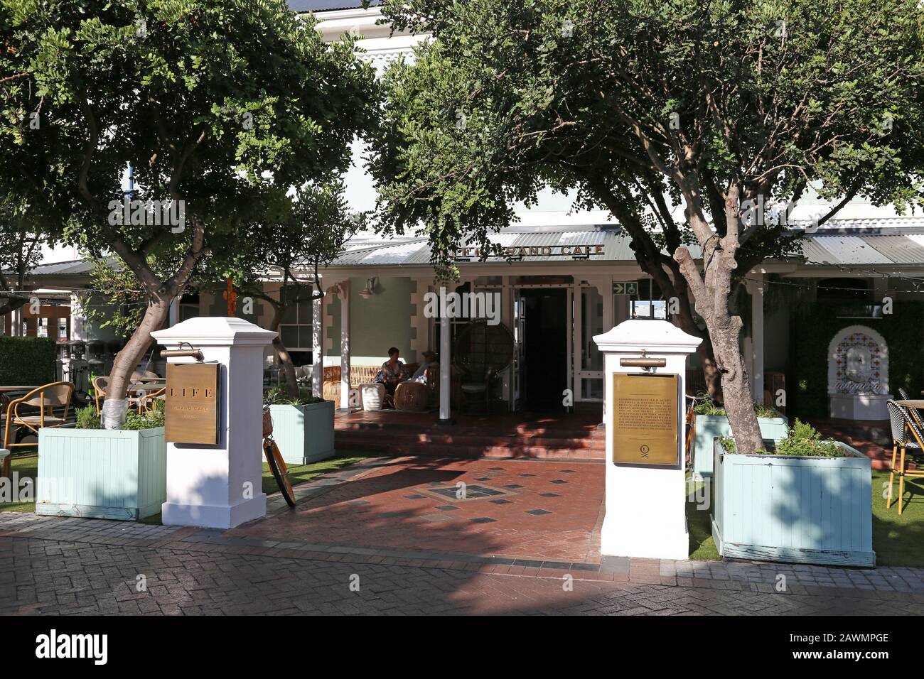 Life Grand Cafe, Old Pierhead Square, V&A Waterfront, Cape Town, Table ...