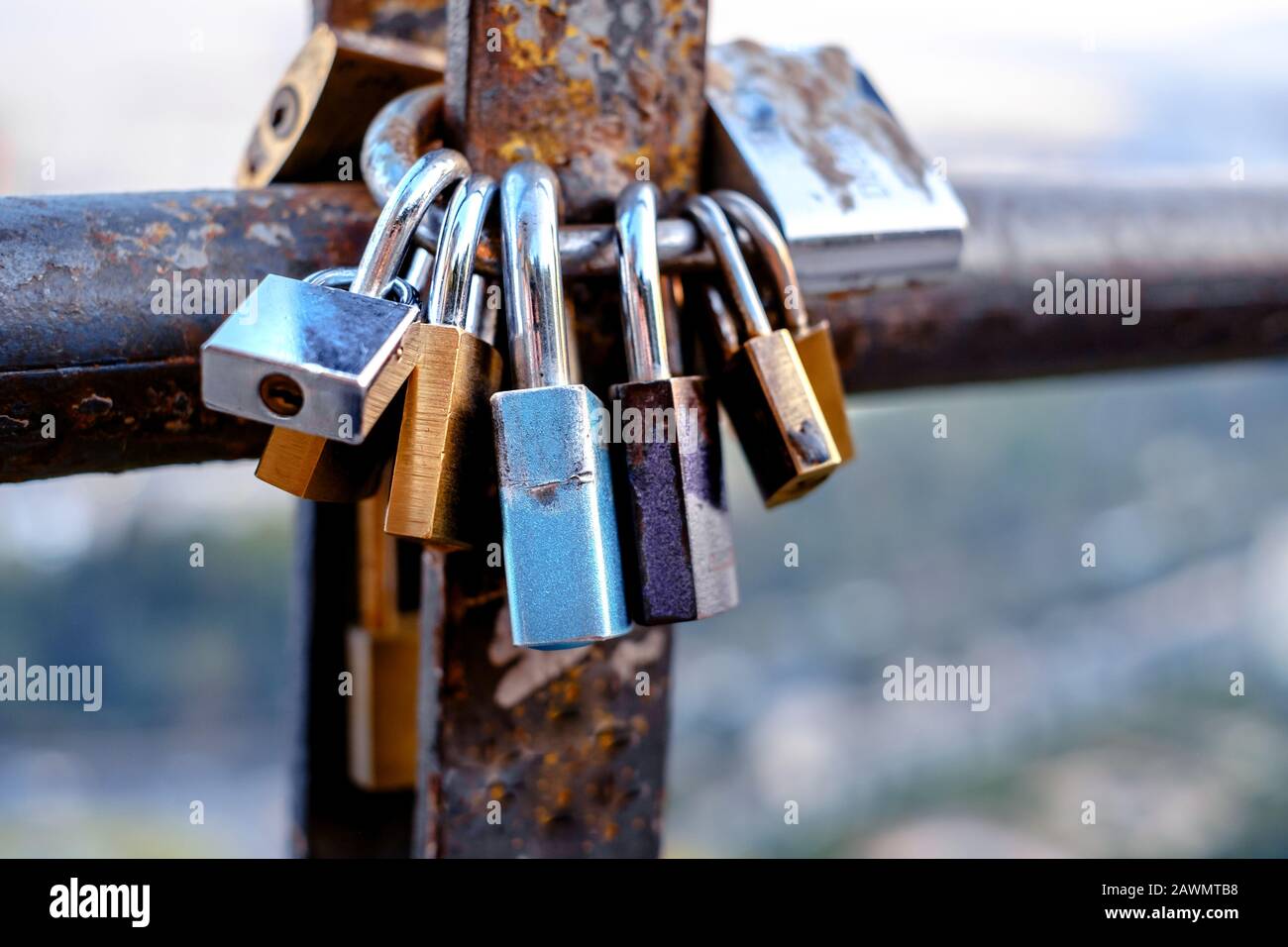 a pile of rusty locks Stock Photo - Alamy