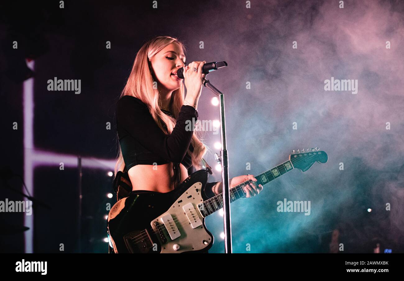 Lennon stella singer hi-res stock photography and images - Alamy