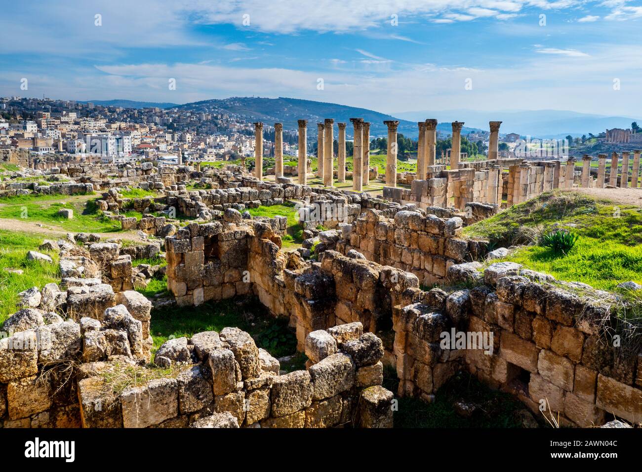 Ancient Roman ruins in Jerash, Jordan Stock Photo - Alamy