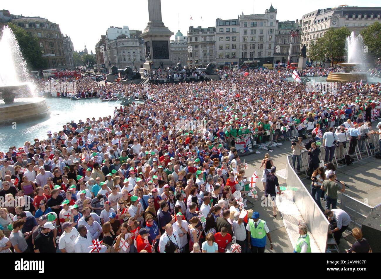 England cricket team ashes 2005 hi-res stock photography and images - Alamy