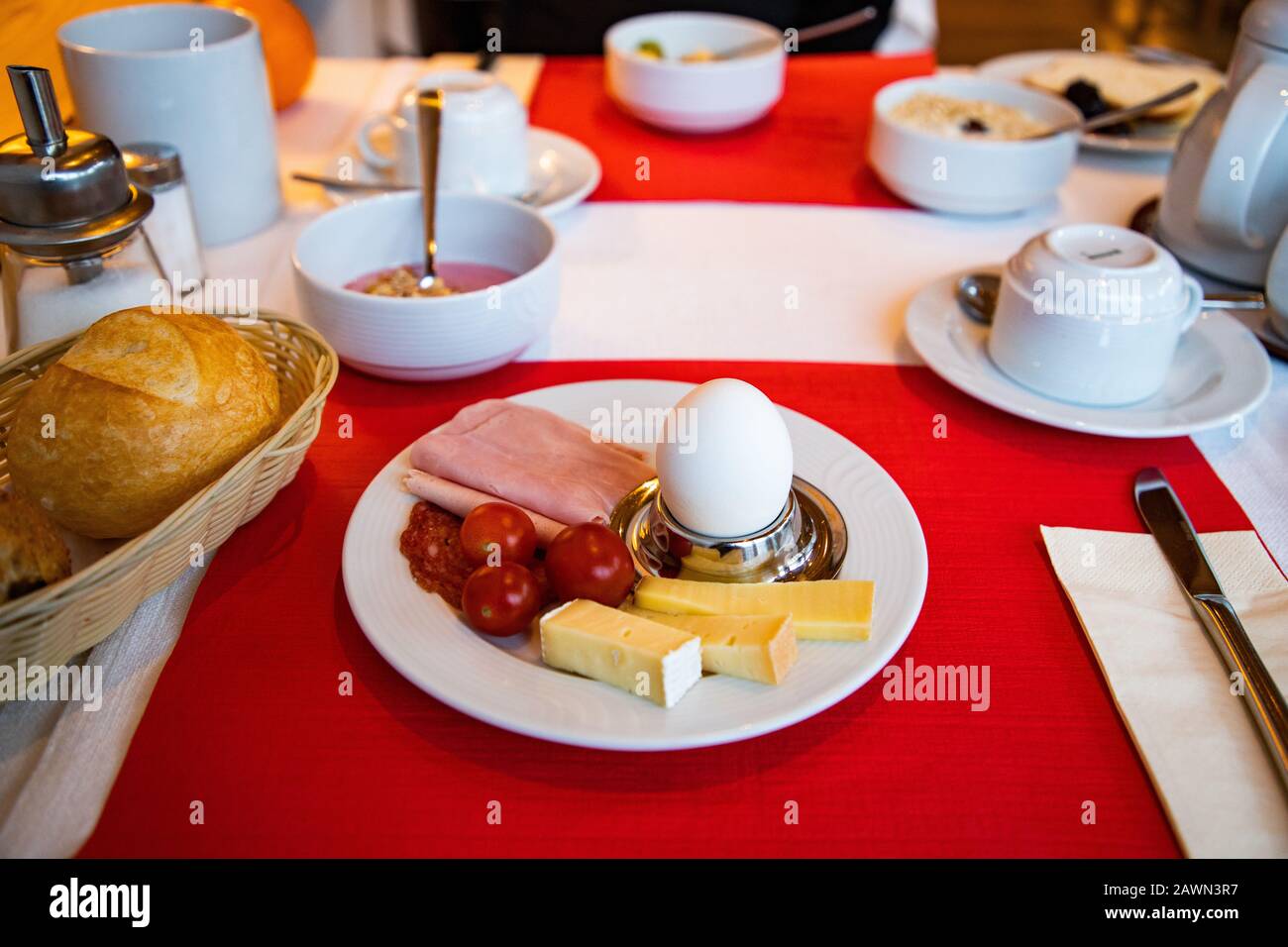 hotel breakfast egg toast ham coffee Stock Photo - Alamy
