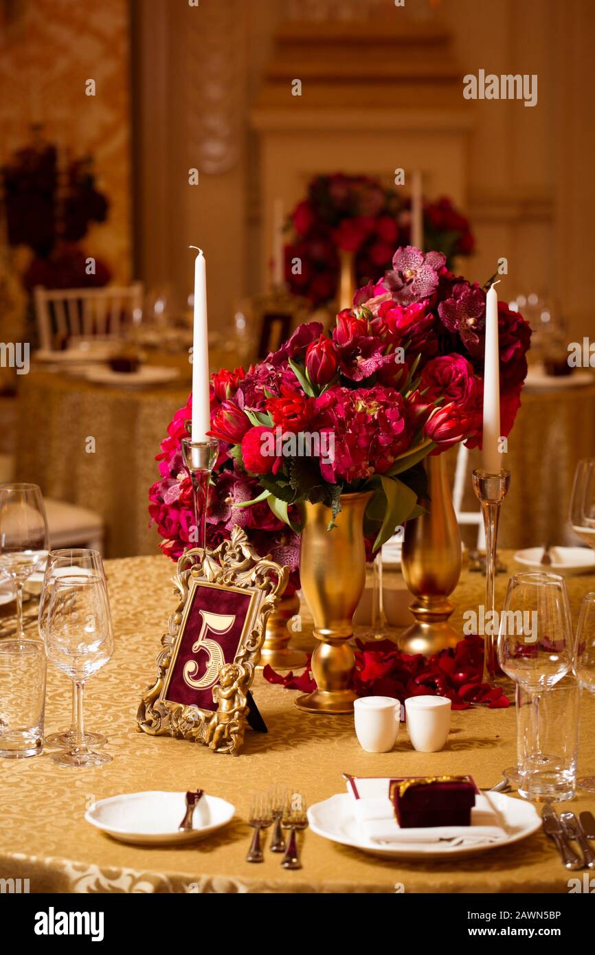 Table set for an event party or wedding reception Stock Photo - Alamy