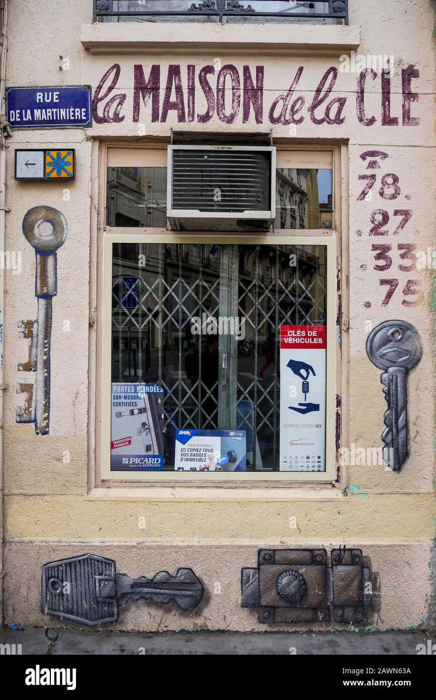 The House of the Key, Old shop, Lyon, France Stock Photo - Alamy