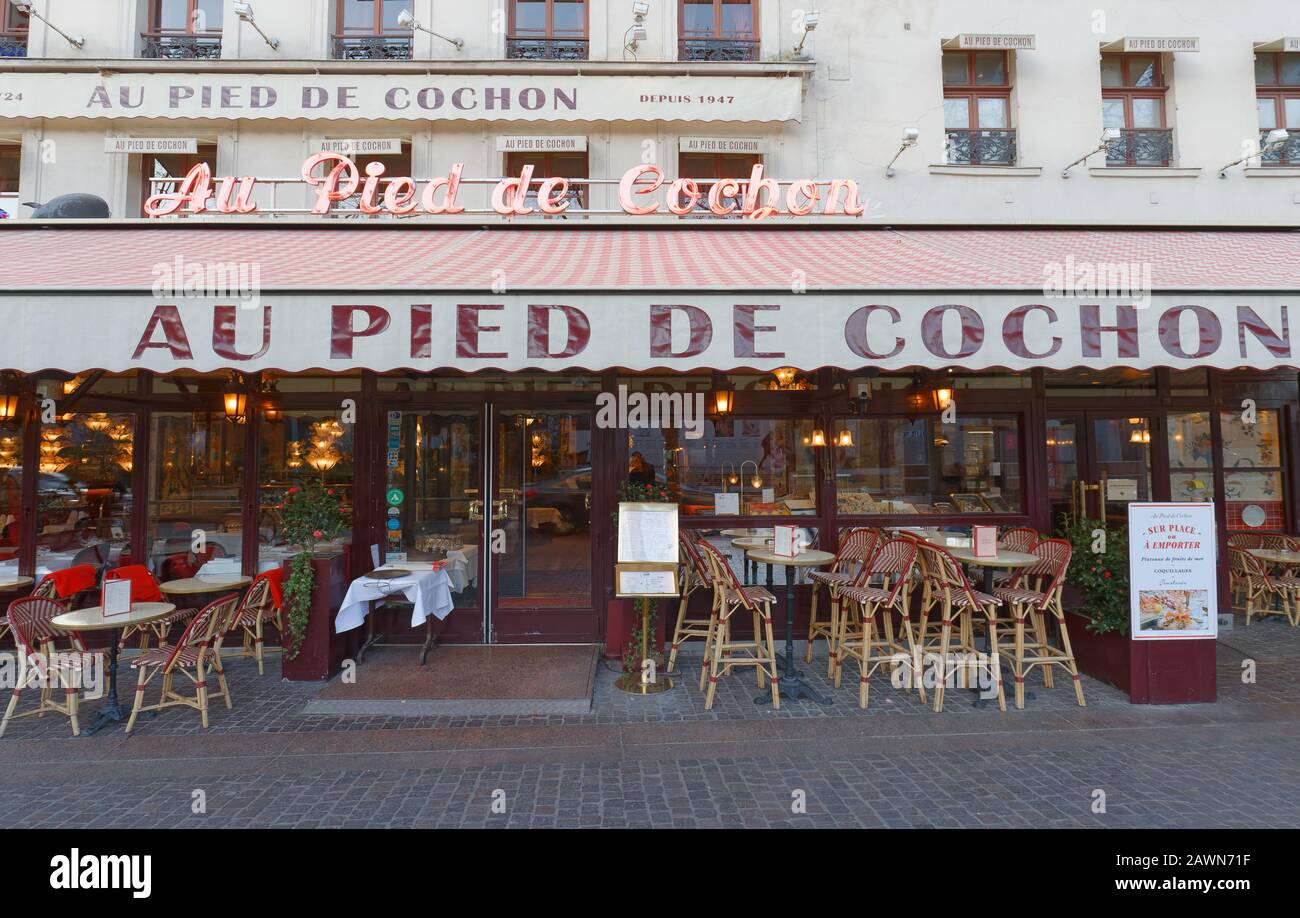 The traditional French cafe Blanc located near Louvre museum in ...
