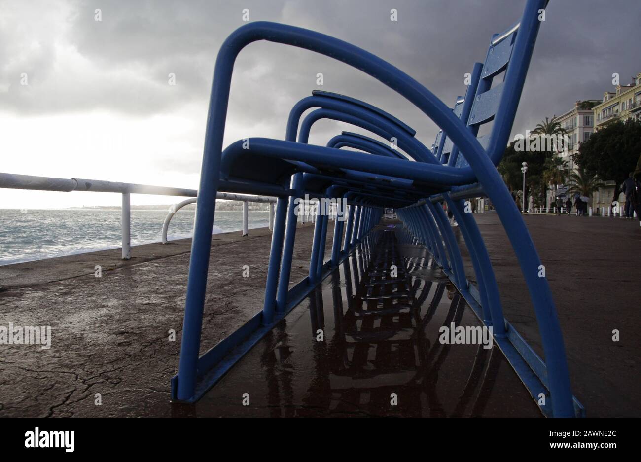 Benches in front of ocean hi-res stock photography and images - Alamy