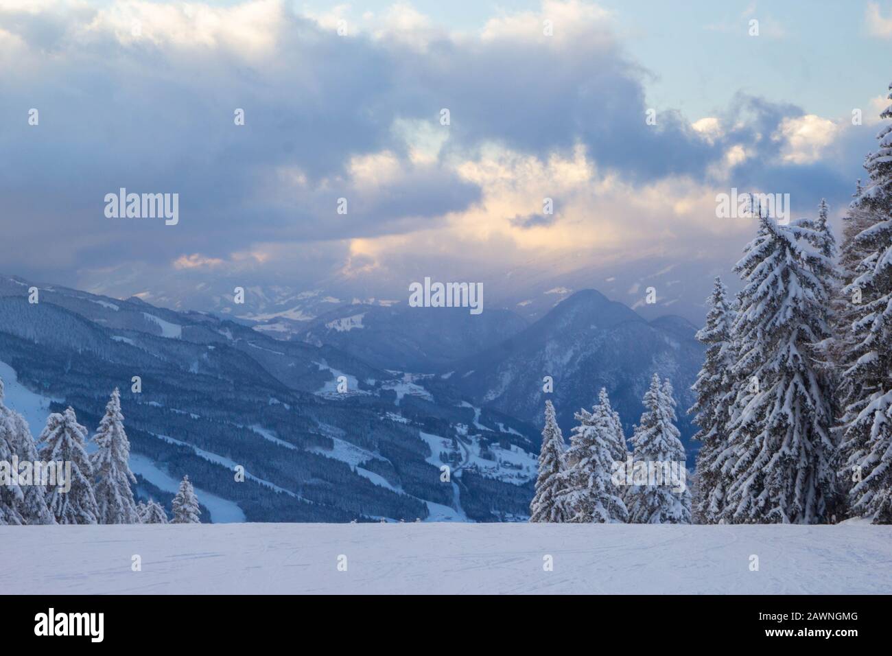 Sunset over ski resort hi-res stock photography and images - Alamy