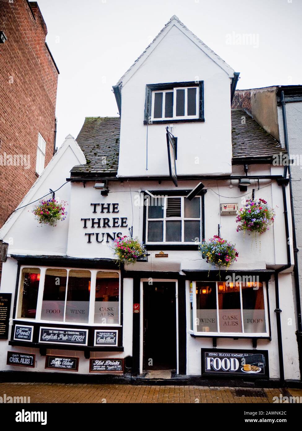 The Three Tuns pub in York, UK Stock Photo - Alamy