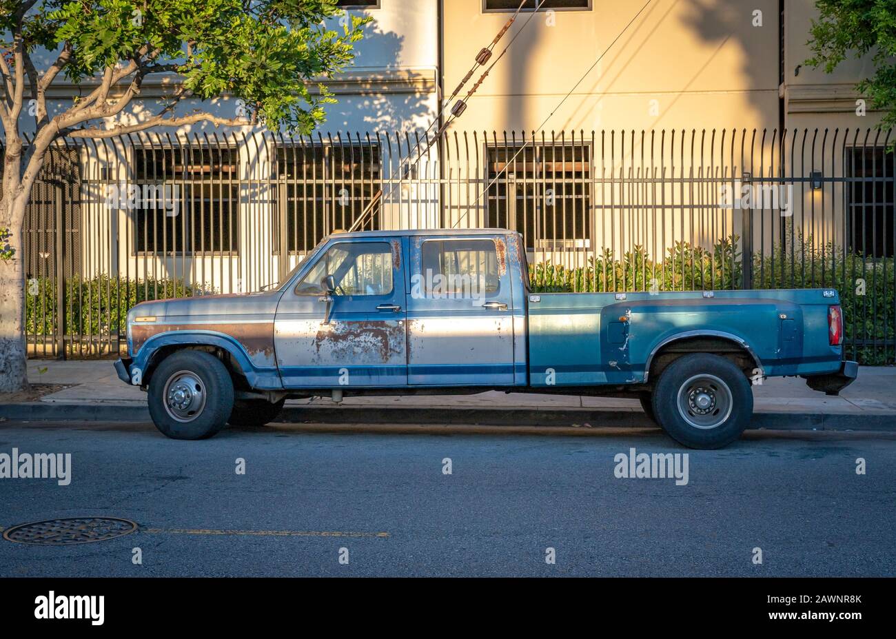 Old Rusted Van High Resolution Stock Photography and Images - Alamy