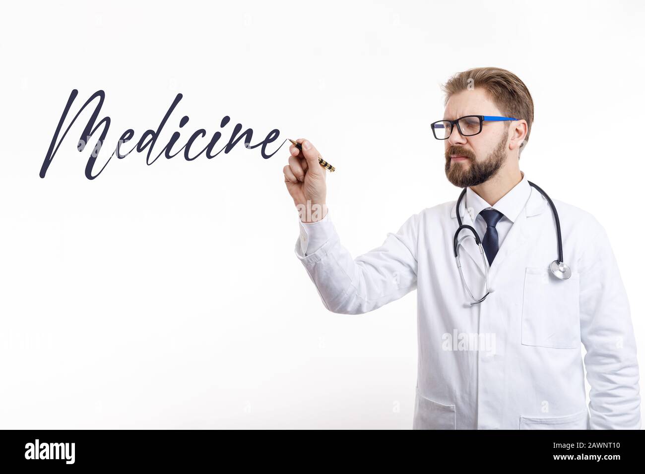 Employee writing hi-res stock photography and images - Alamy