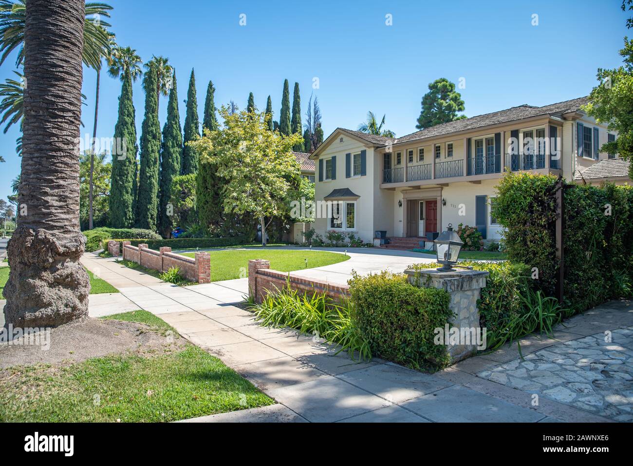 Los Angeles - september 3, 2019: streets and homes in wealthy ...