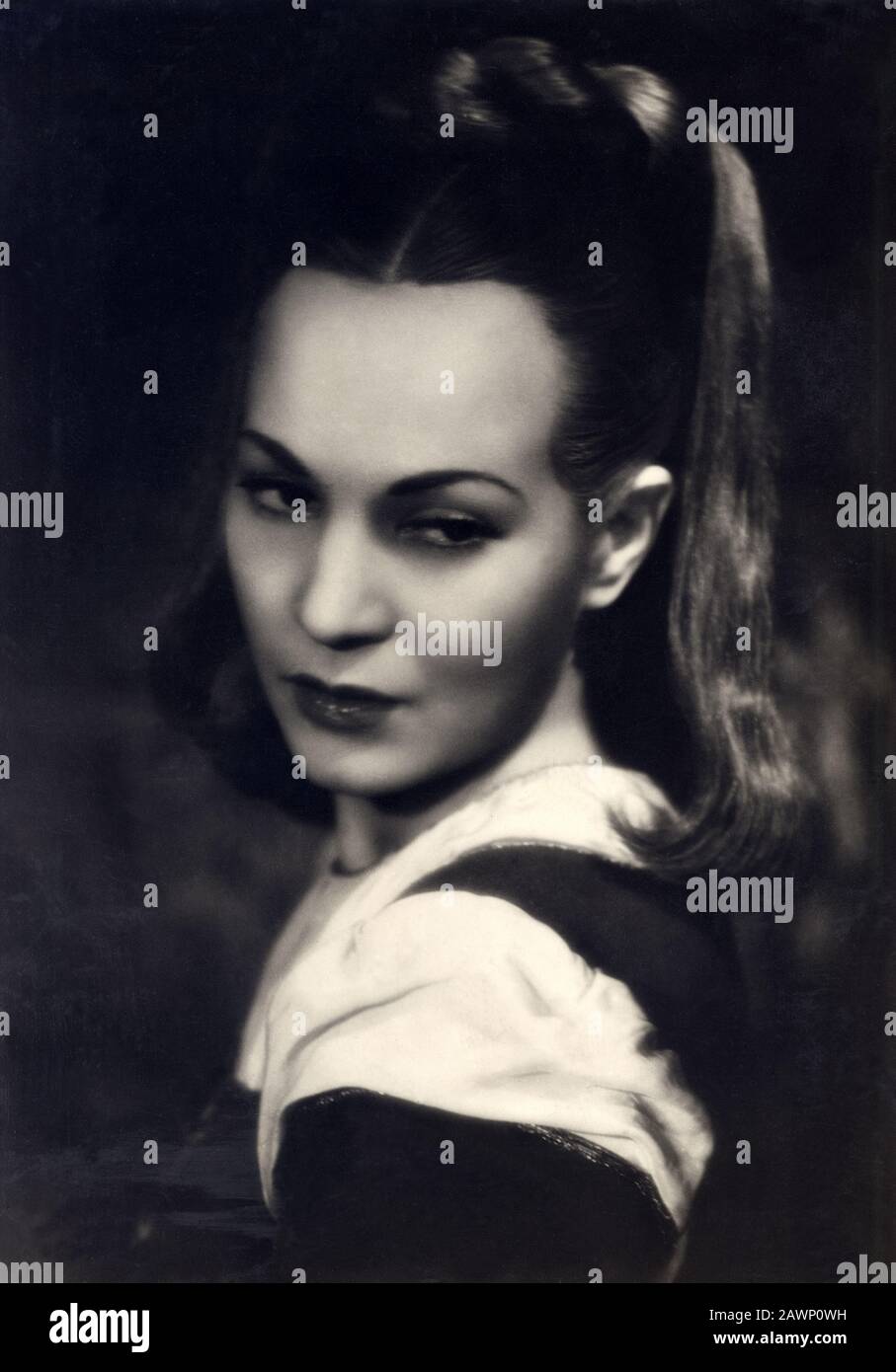1942 , ITALY : The italian fascist Diva actress LUISA FERIDA ( 1914 ...