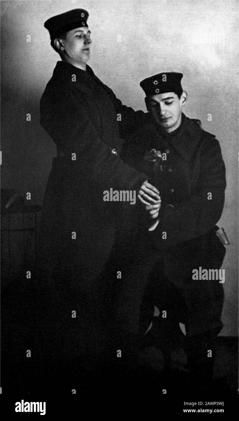 1917 , GERMANY : The german theatre Marxist director ERWIN PISCATOR ...