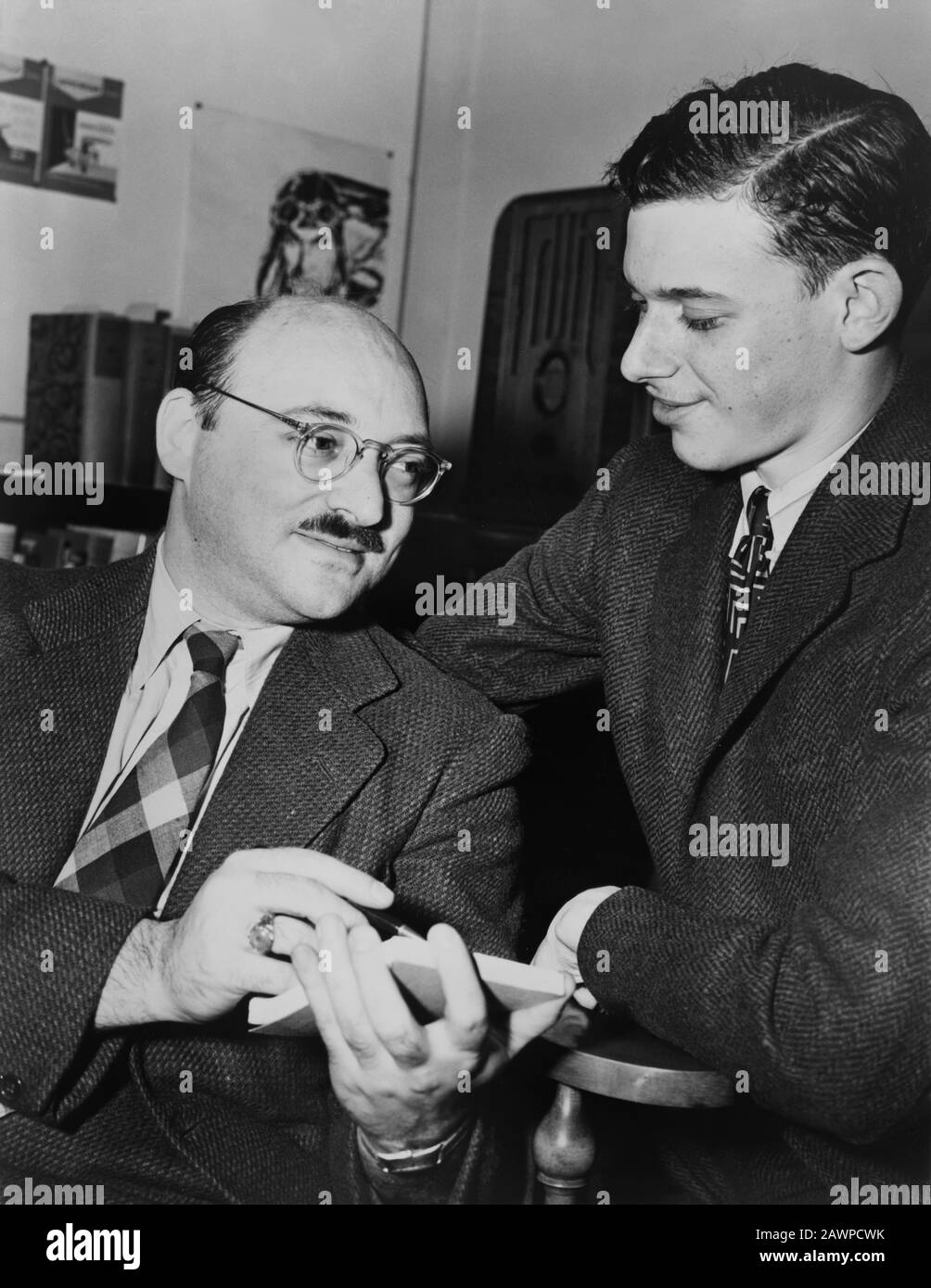 1943, NEW YORK , USA : The american writer detectives stories ELLERY ...