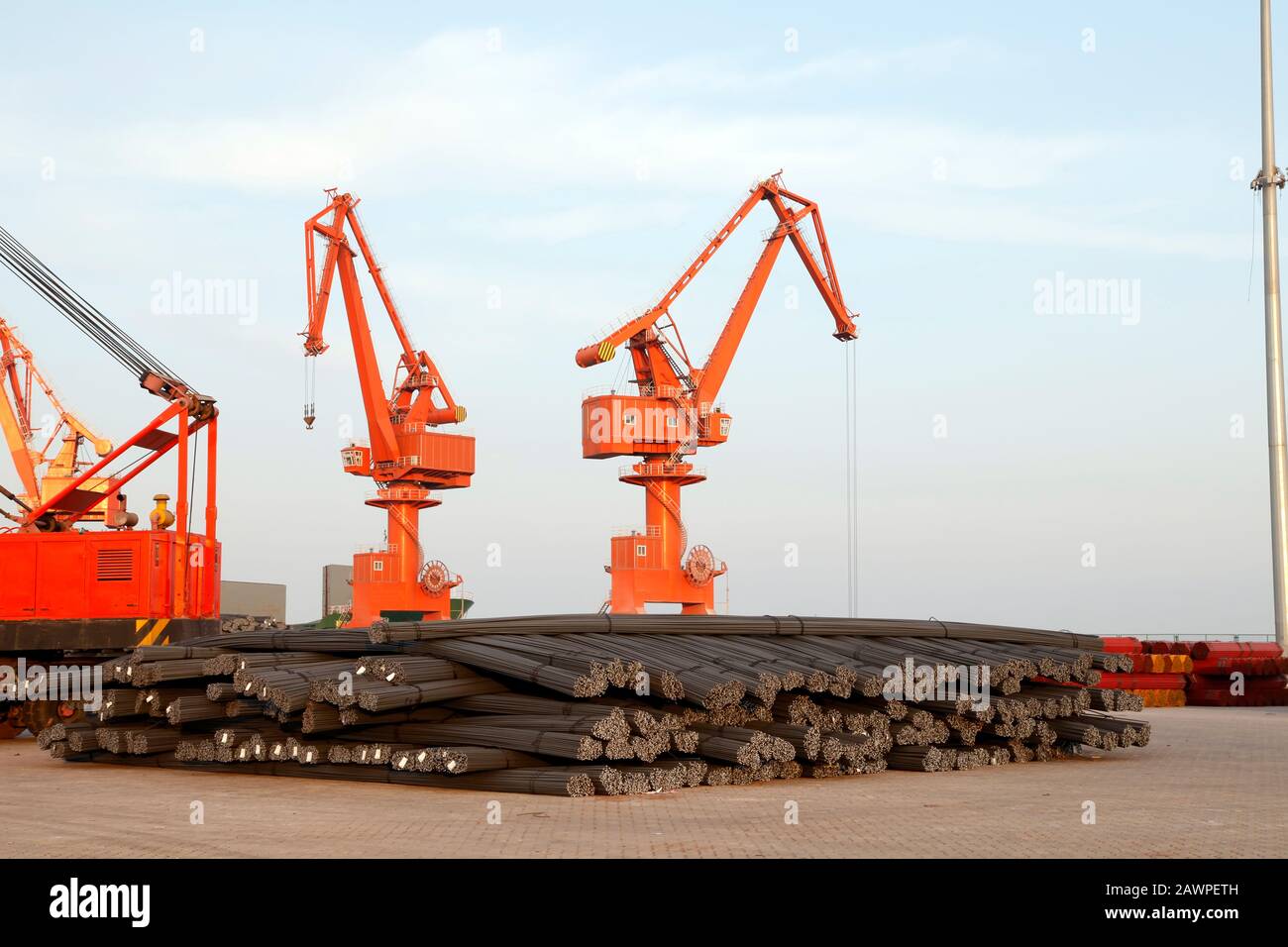 Portal jib crane hi-res stock photography and images - Alamy