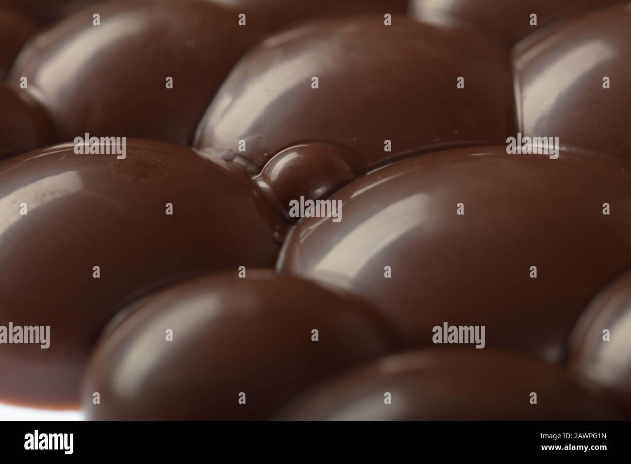 milk chocolate bar, chocolate popping (popcik) isolated on white ...