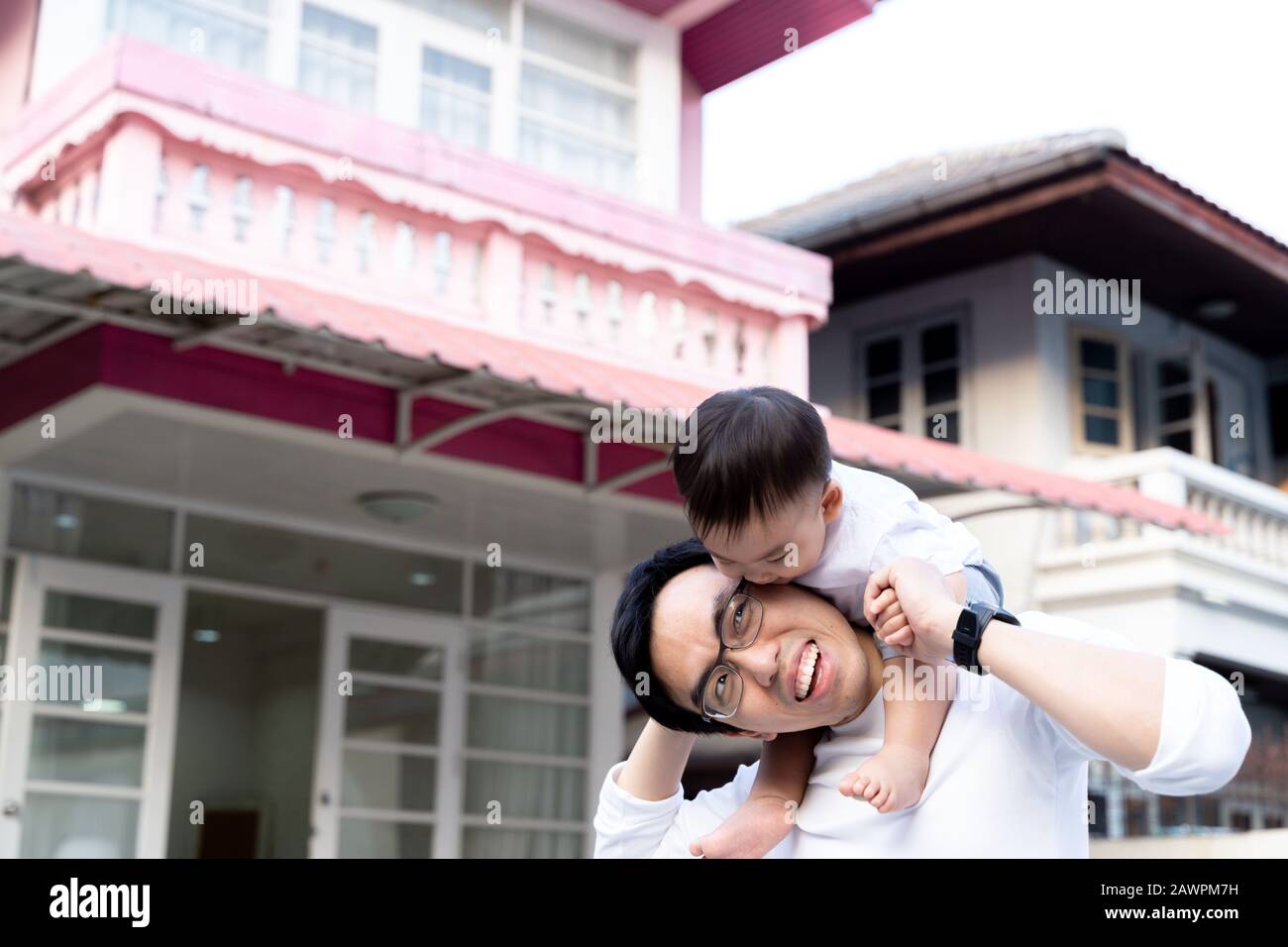 Piggyback shoulder ride hi-res stock photography and images - Alamy