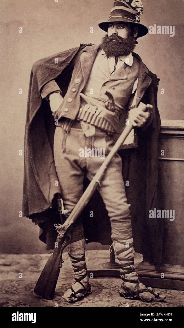 1870 ca , ITALY : Undentified italian outlaw dressed with CIOCIARIA ...