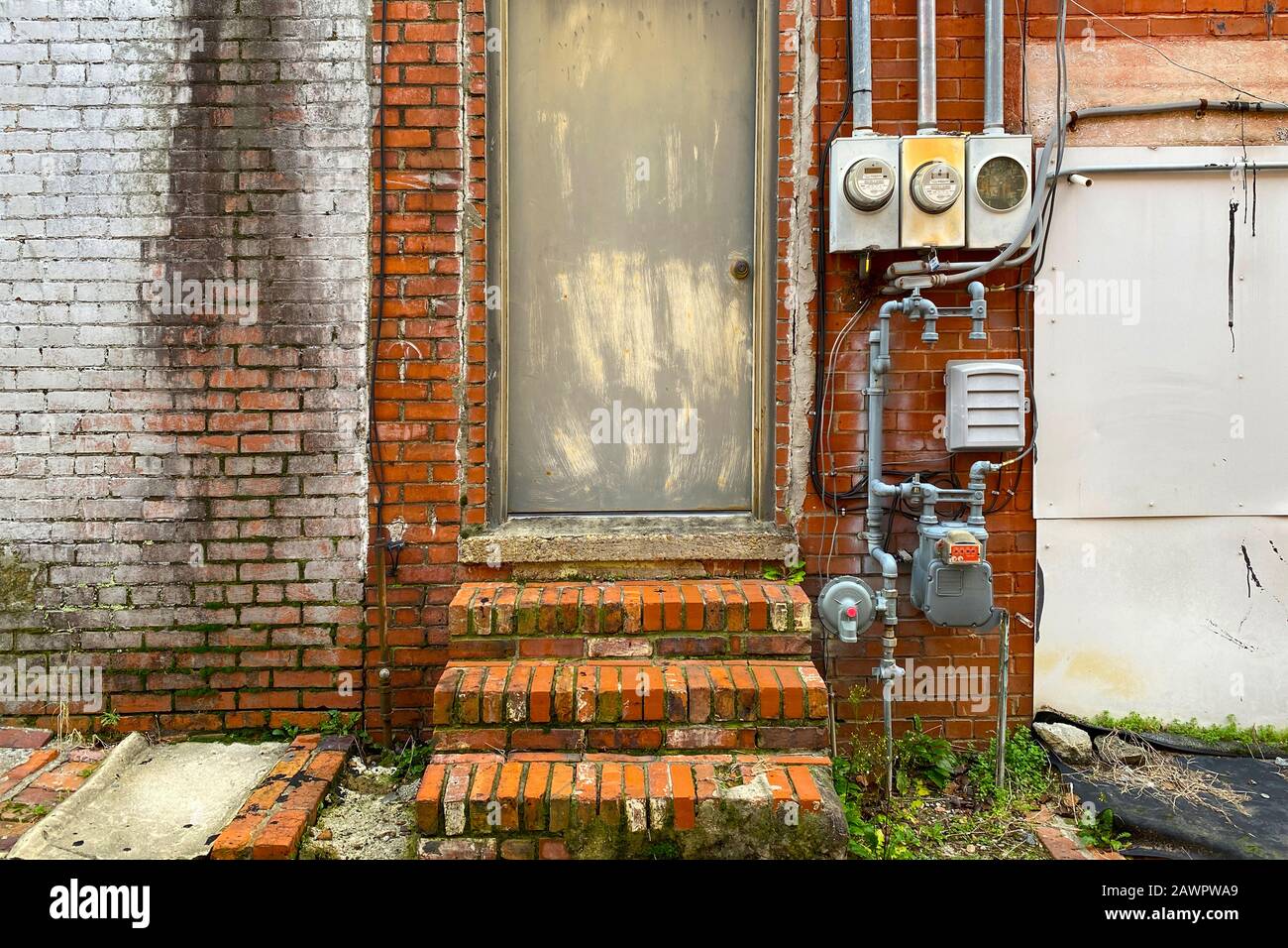 Empty factory hi-res stock photography and images - Alamy