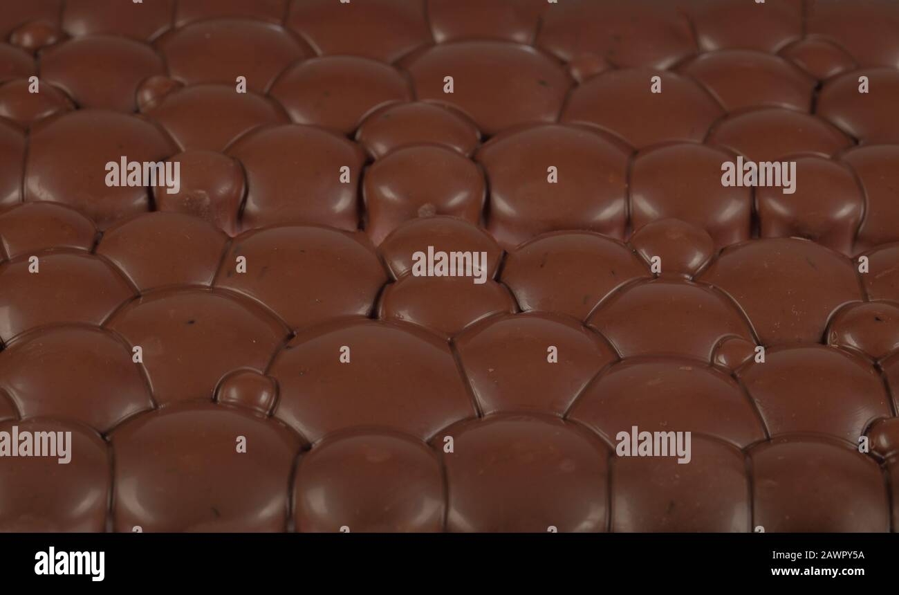 milk chocolate bar, chocolate popping (popcik) isolated on white ...