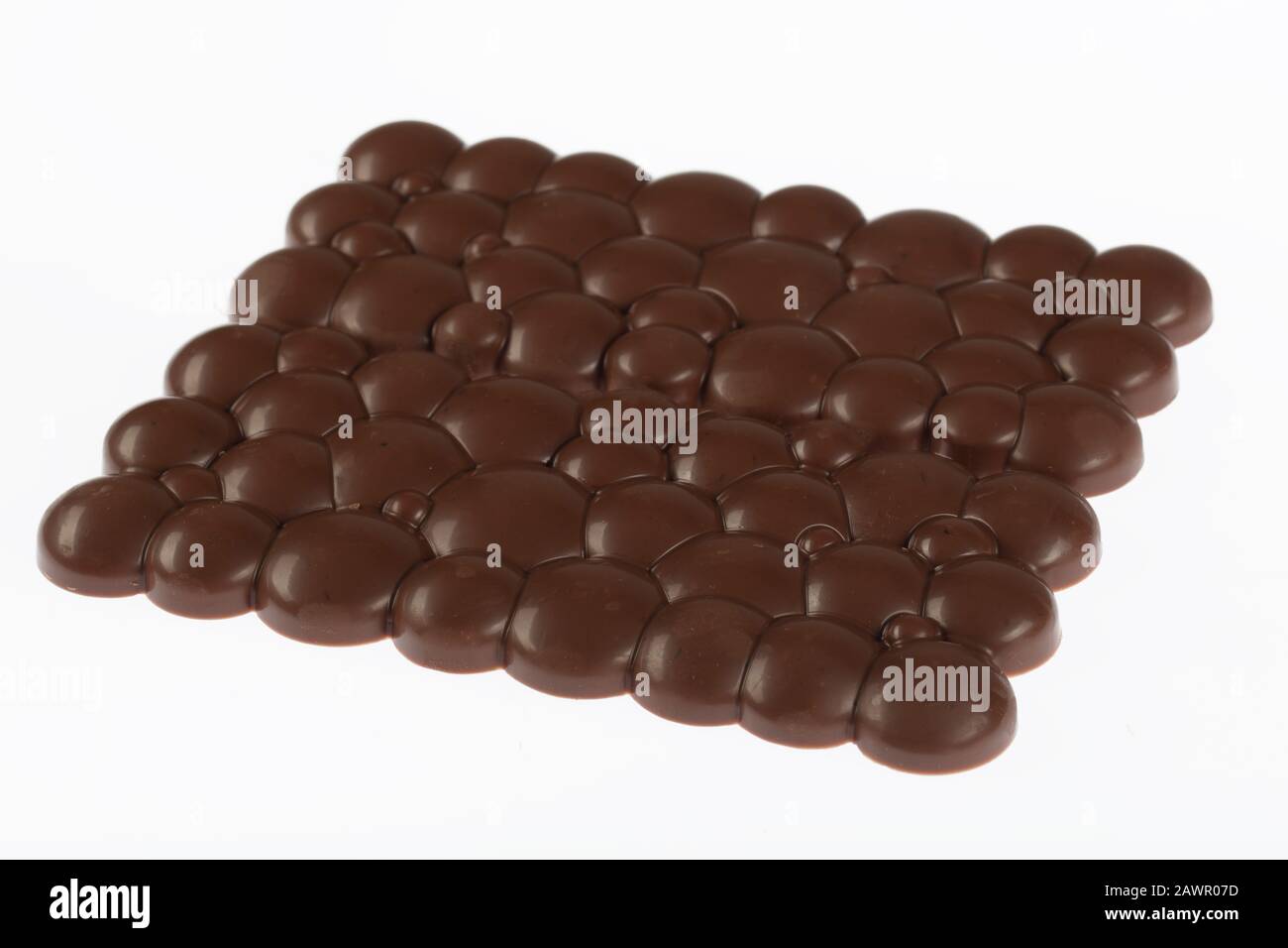 milk chocolate bar, chocolate popping (popcik) isolated on white ...