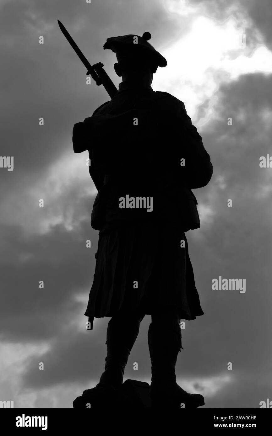 Edinburgh kilt Black and White Stock Photos & Images - Alamy