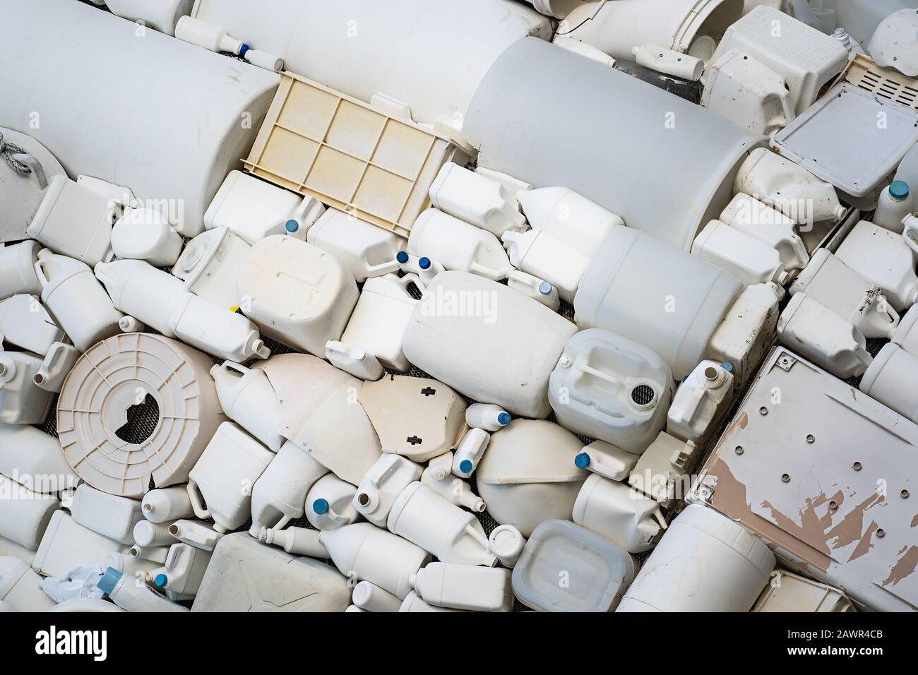 Plastic food containers sizes hi-res stock photography and images - Alamy