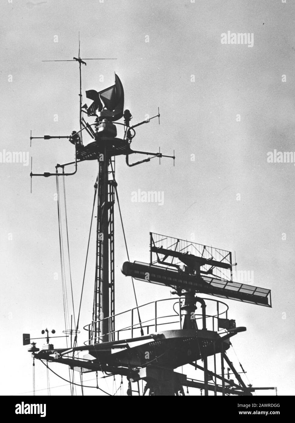 Forward mast Black and White Stock Photos & Images - Alamy