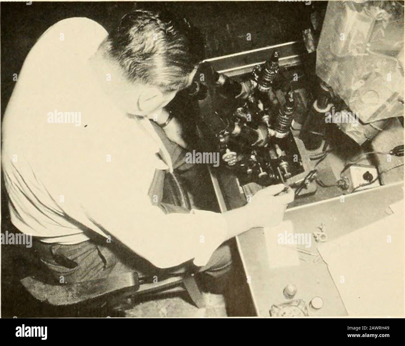 Modern comparison microscope hi-res stock photography and images - Alamy