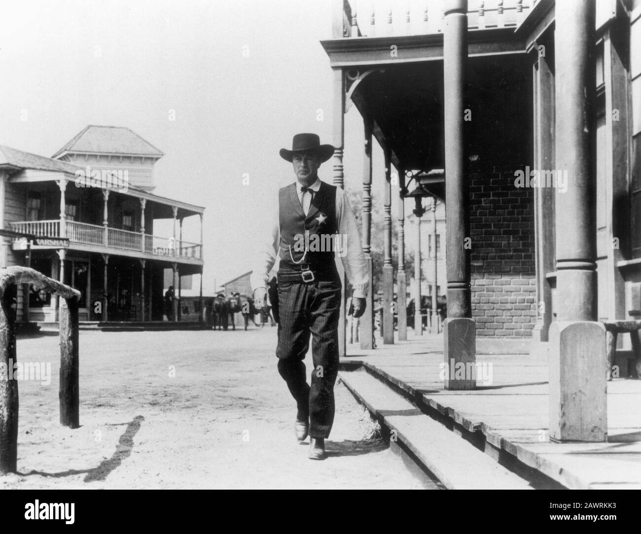 High noon movie hi-res stock photography and images - Alamy