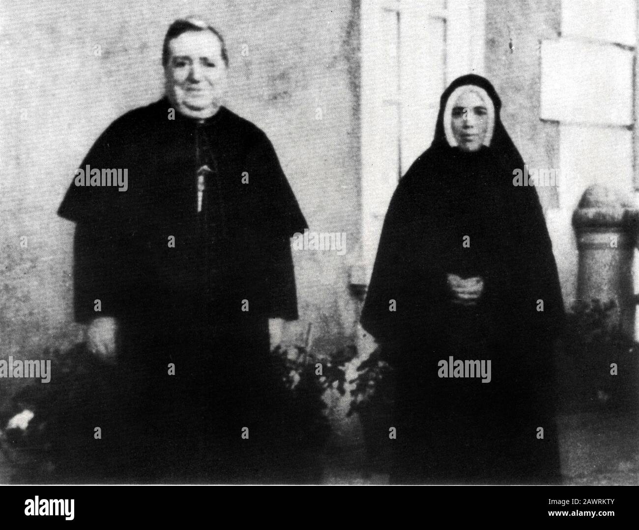 1928, Vilar, Oporto, Portugal : The sister LUCIA dos Santos ( 1907 ...