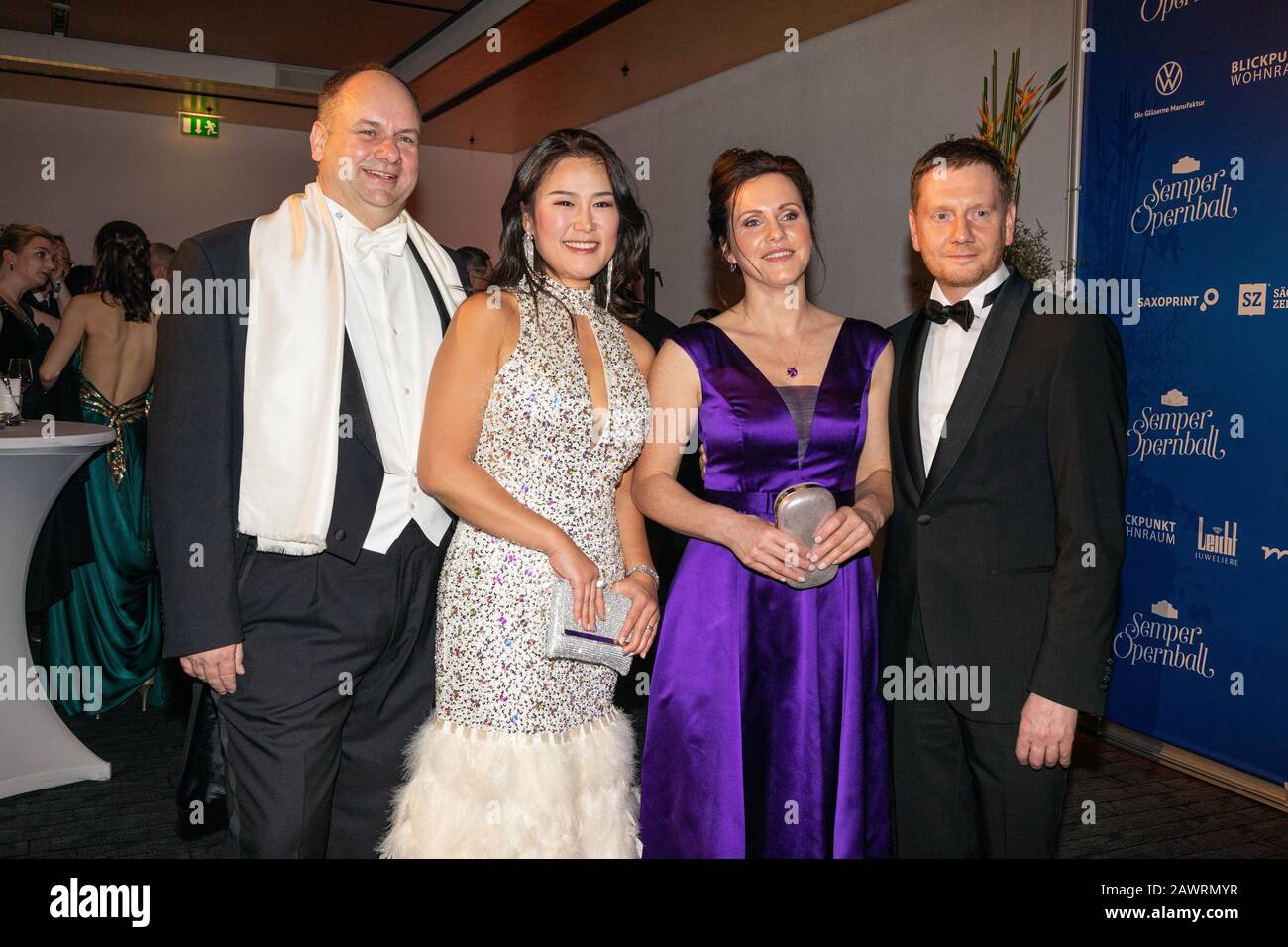 Dirk Hilbert mit Ehefrau Su Yeon Hilbert und Michael Kretschmer mit ...