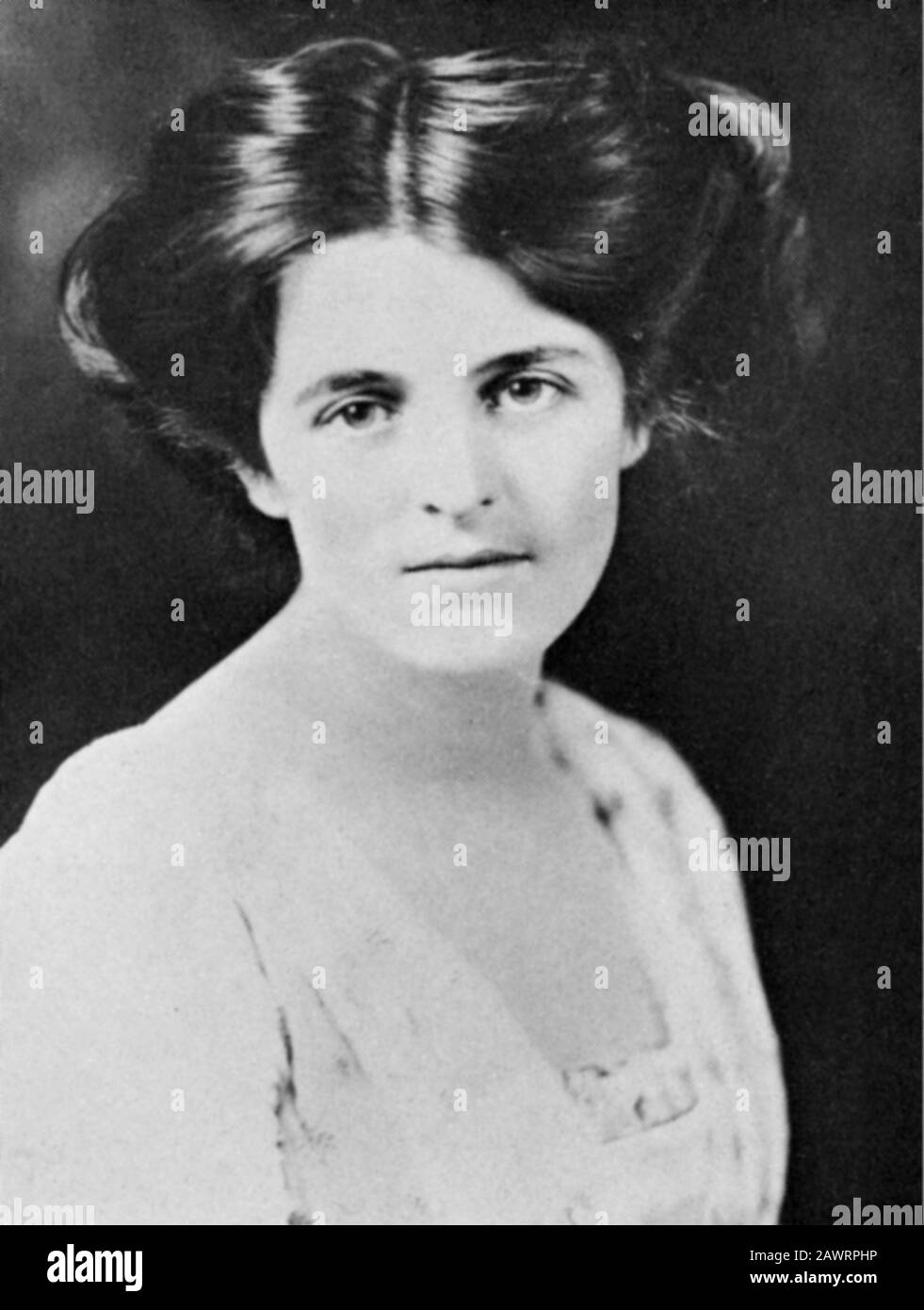 Born 1917 Black and White Stock Photos & Images - Alamy