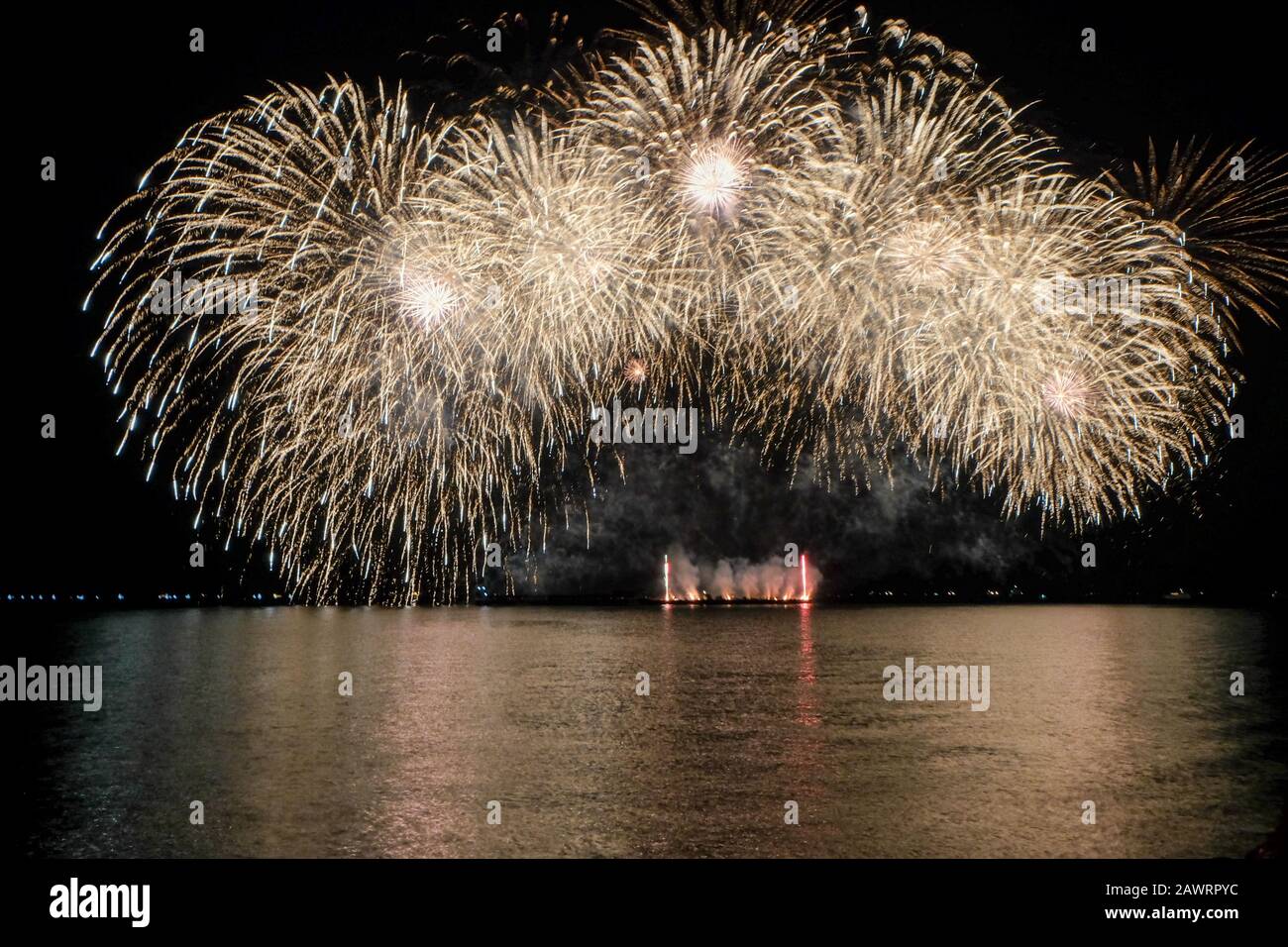 International fireworks festival in Manila, Philippines Stock Photo - Alamy