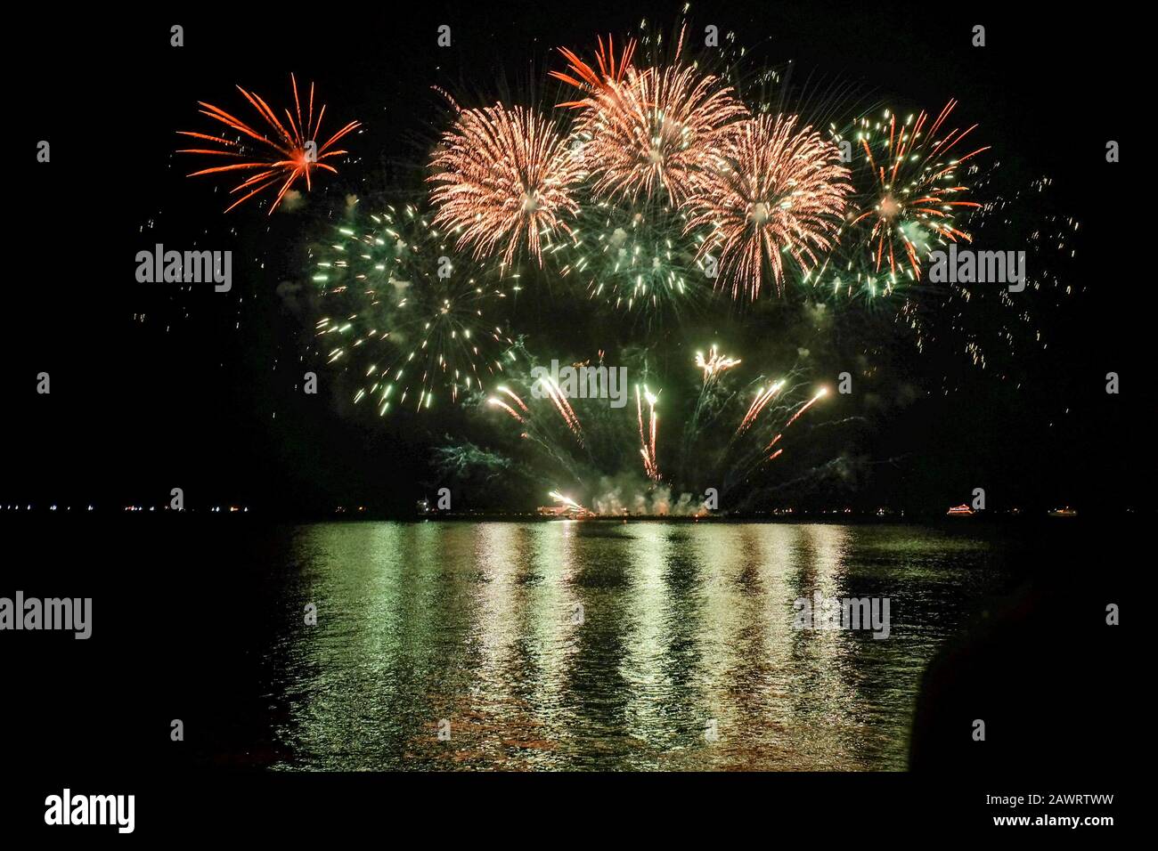 International fireworks festival in Manila, Philippines Stock Photo - Alamy