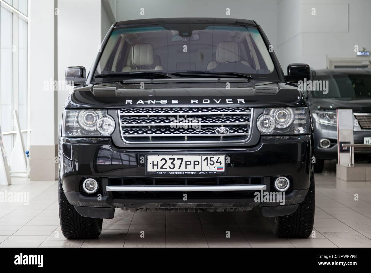 Land rover range rover gear hi-res stock photography and images - Alamy